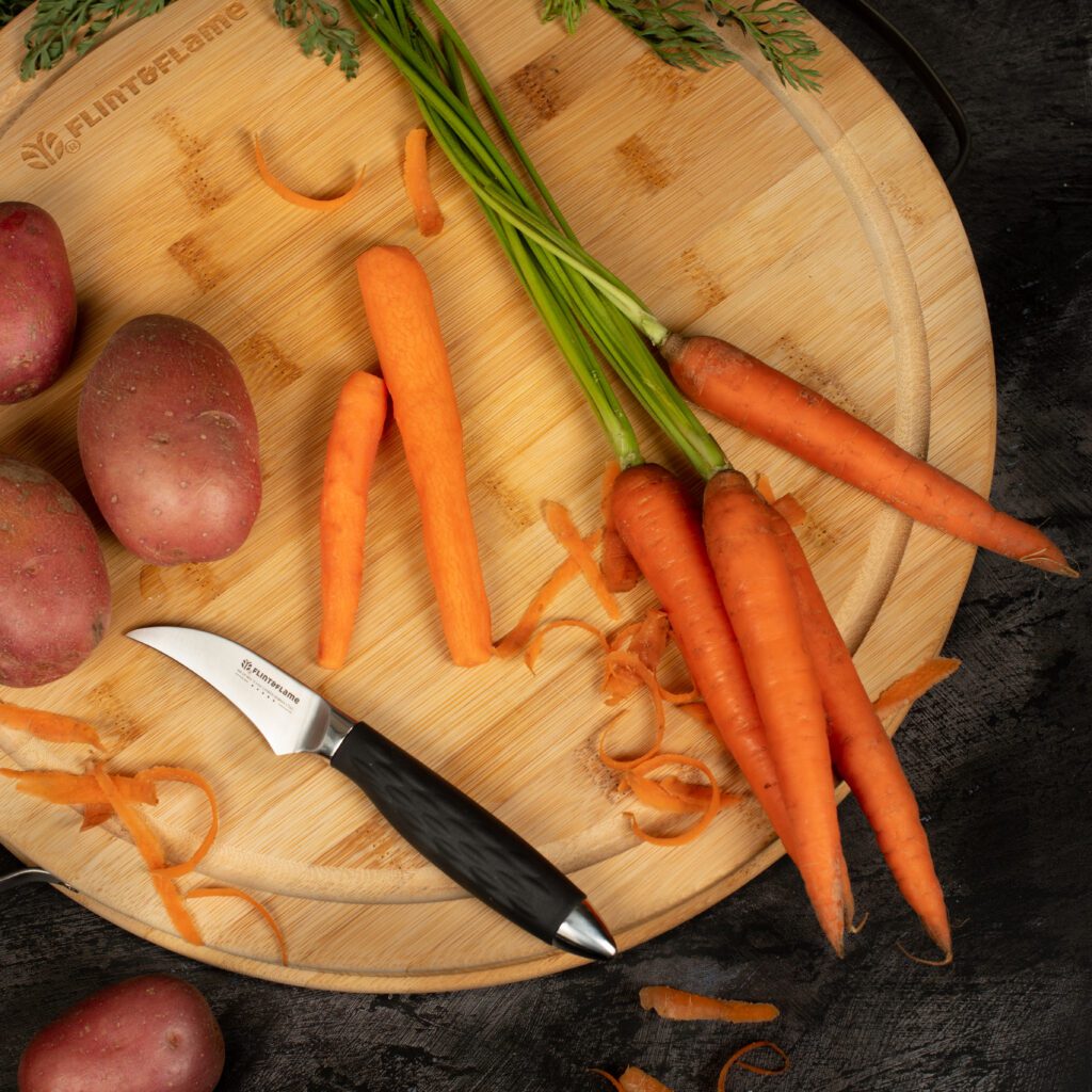 2.5" PRO Series Turning Knife With Lockable Blade Cover | Flint & Flame